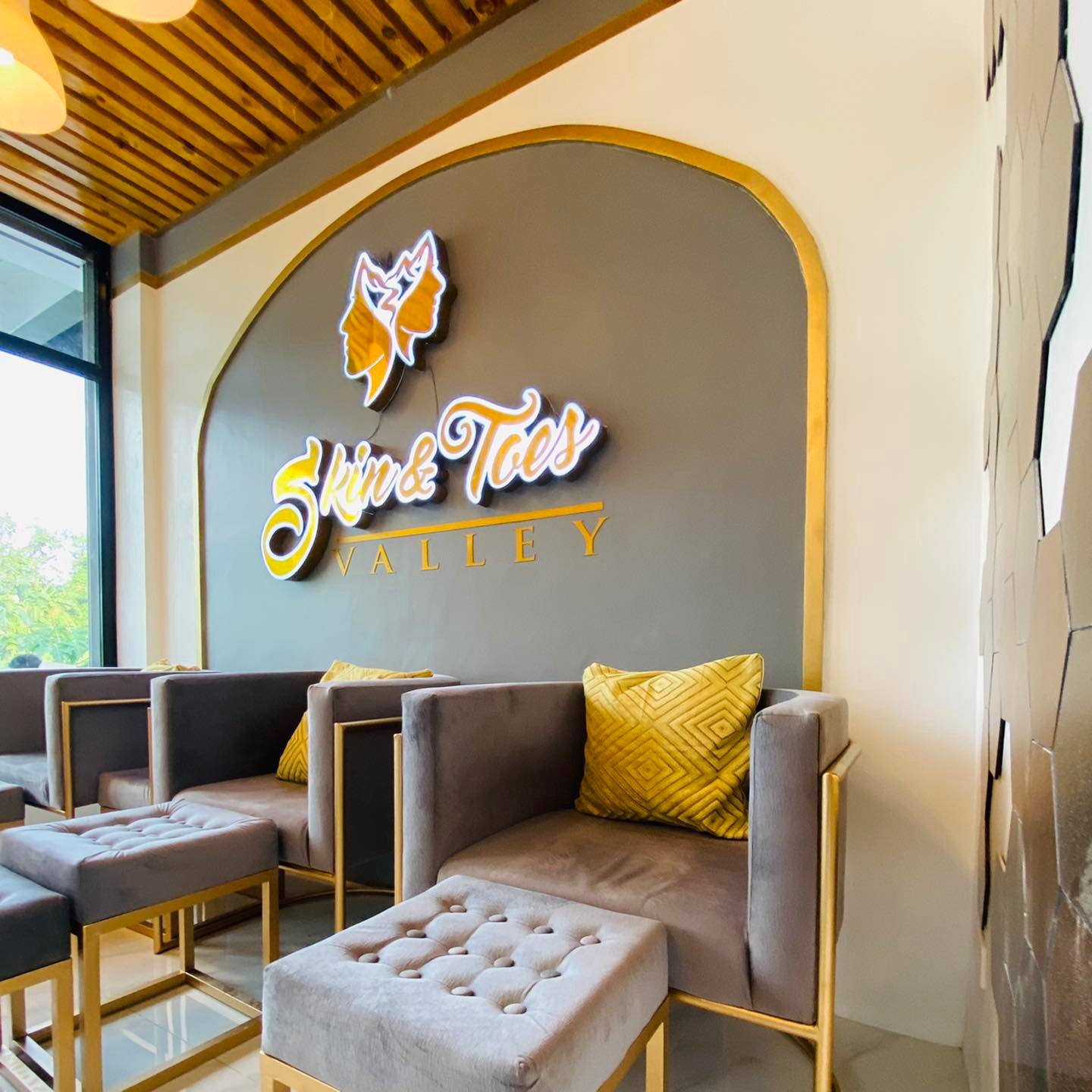 Book and Buy the Best Salon and Wellness Deals | Parlon