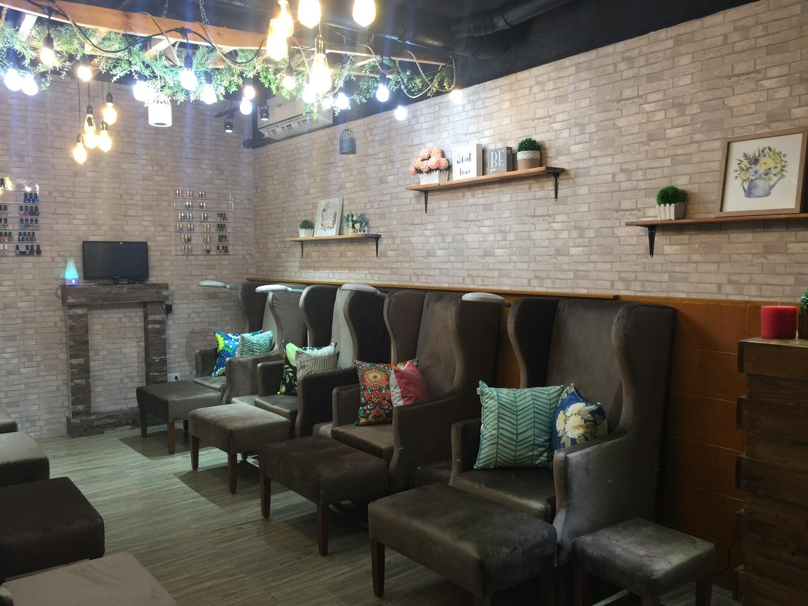 Mooi Nail Bar & Aesthetic Spa
