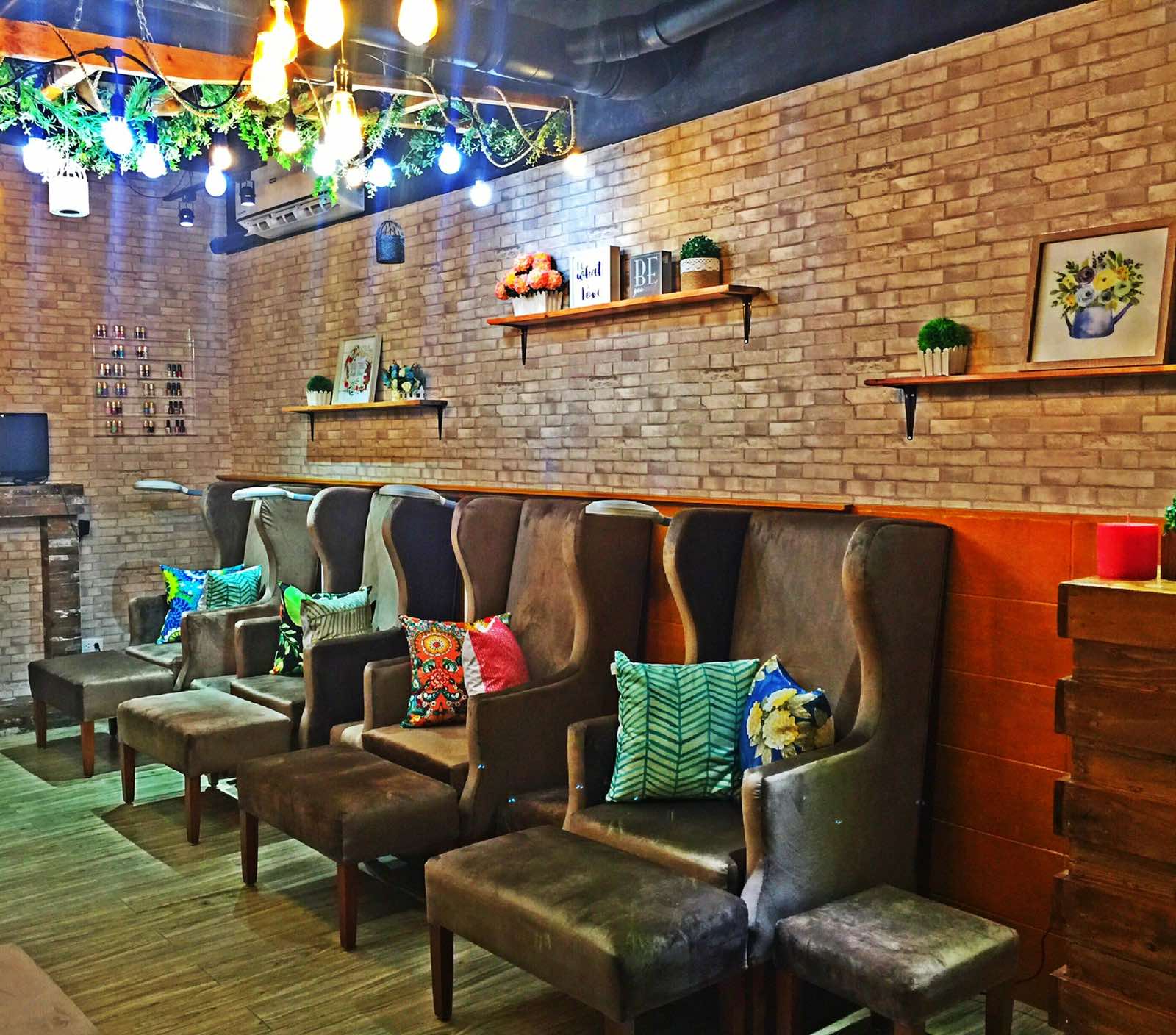 Mooi Nail Bar & Aesthetic Spa